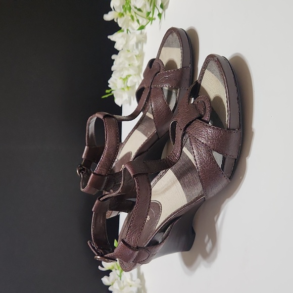 Liz Claiborne | Shoes | Liz Claiborne Brown Leather Wedge Sandals Size ...